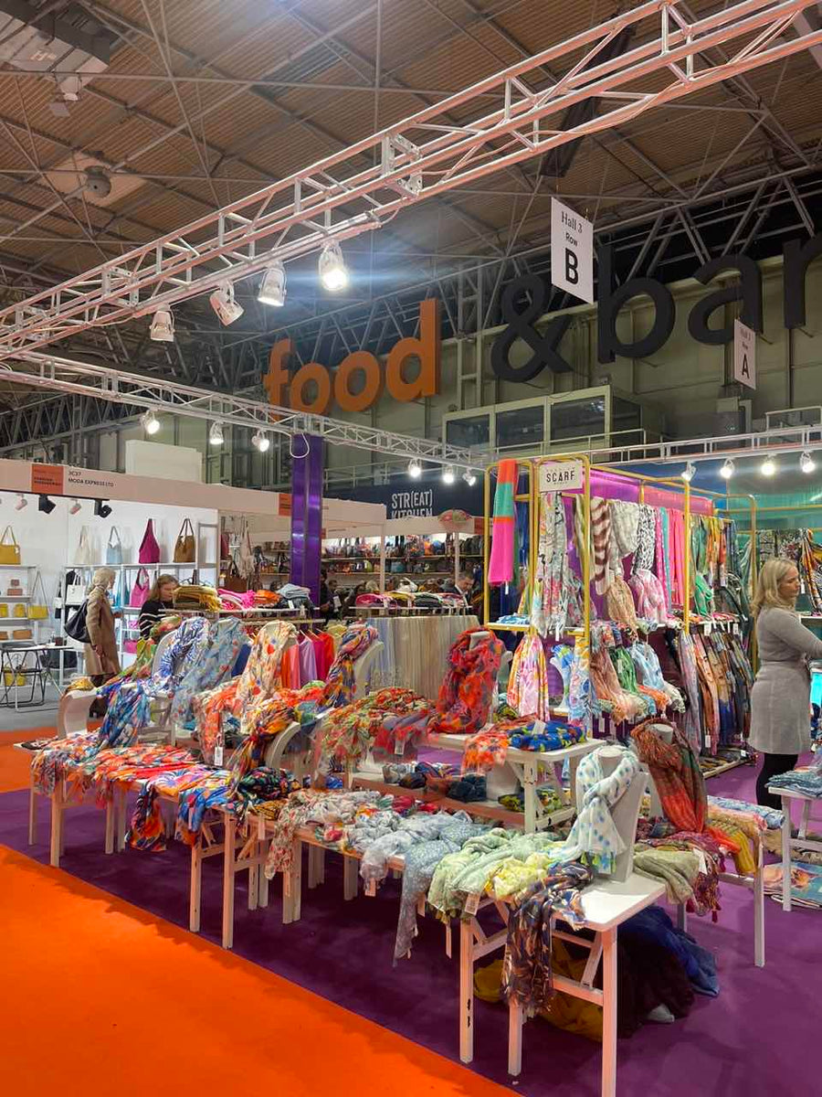 Another amazing day at the Spring Fair!– Fashion Scarf World